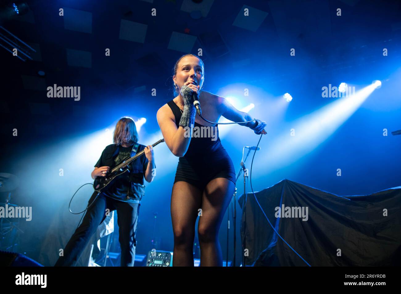 Barrowland Glasgow - Dead Pony and lead singer Anna Shields ...