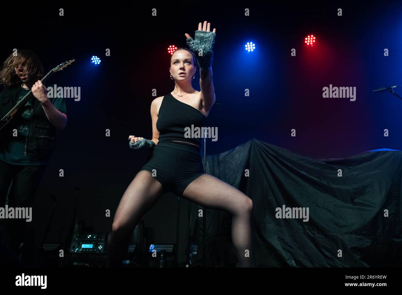 Barrowland Glasgow - Dead Pony and lead singer Anna Shields ...