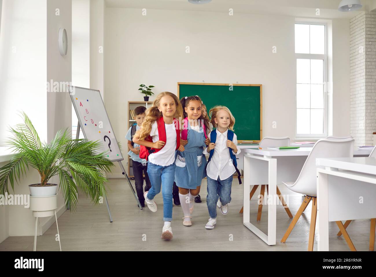 Students leaving school building hi-res stock photography and images ...