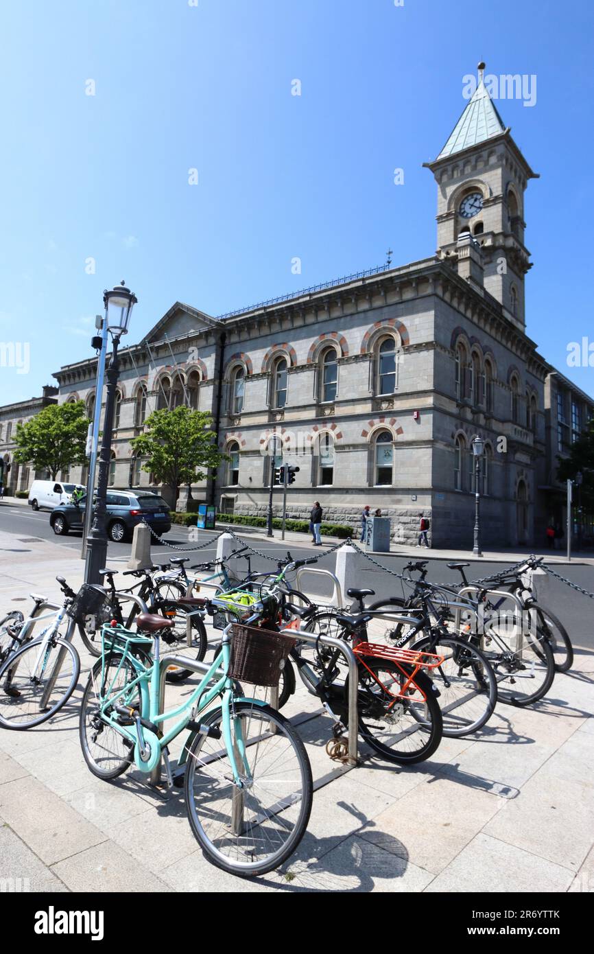 Dun laoghaire town hall county hi-res stock photography and images - Alamy