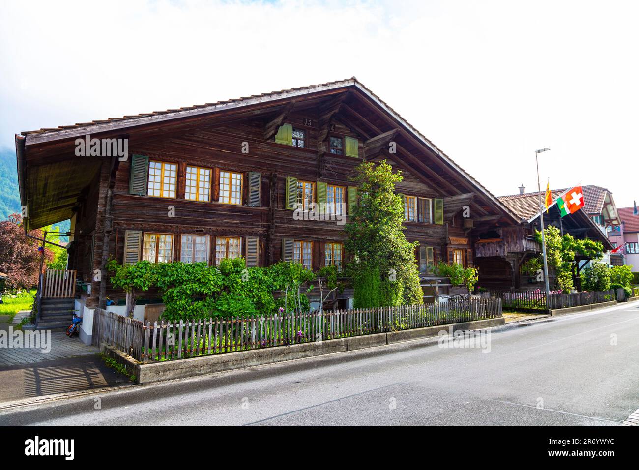 Exterior of a traditional Swiss wooden chalet, Matten bei Interlaken, Switzerland Stock Photo ...