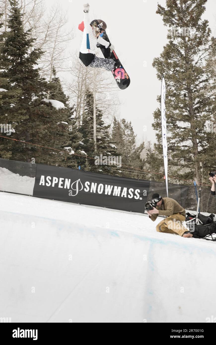 Olympian Hannah Teter floating an indy air in the halfpipe over a ...