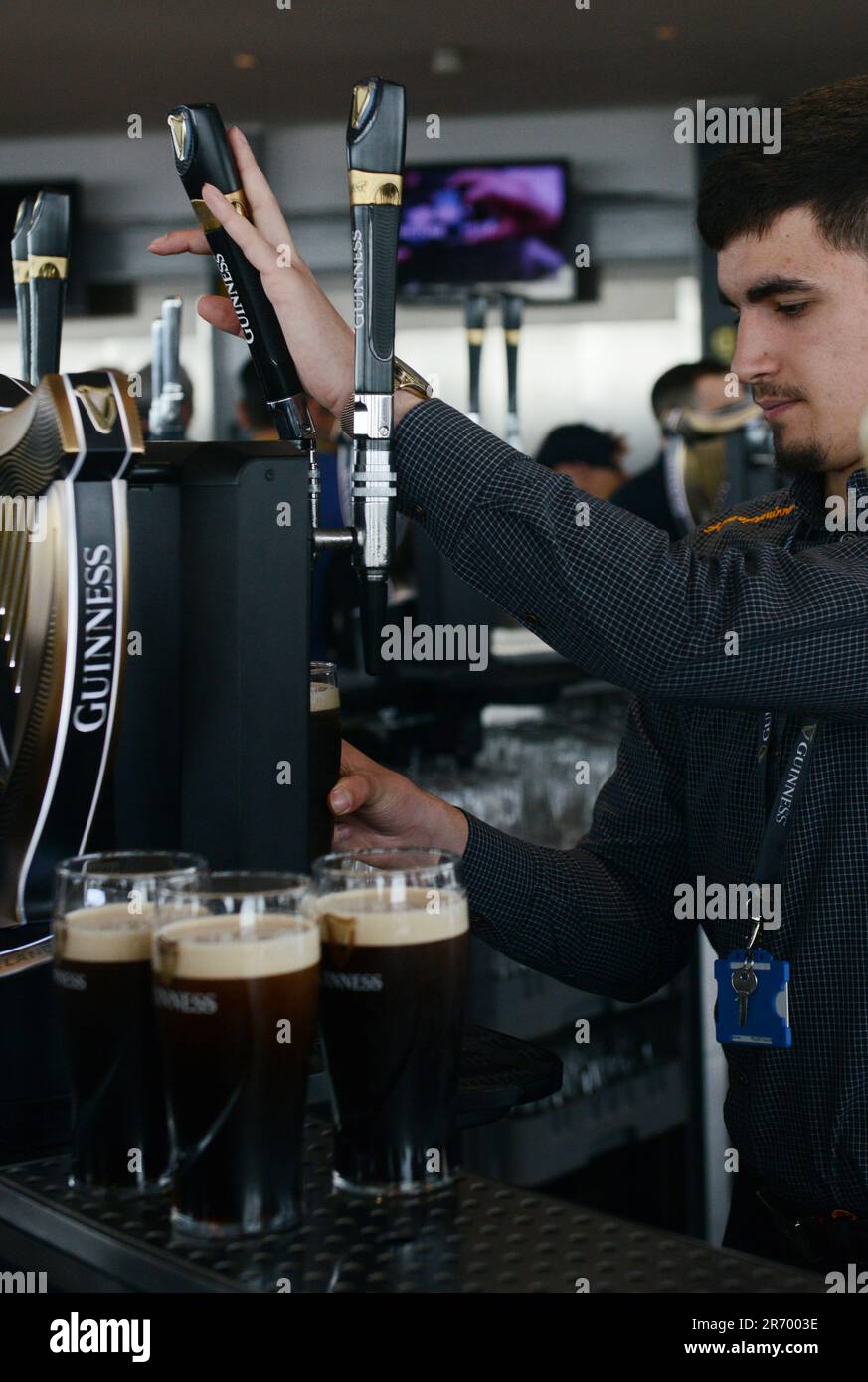 Guinness beer visitor centre hi-res stock photography and images - Alamy