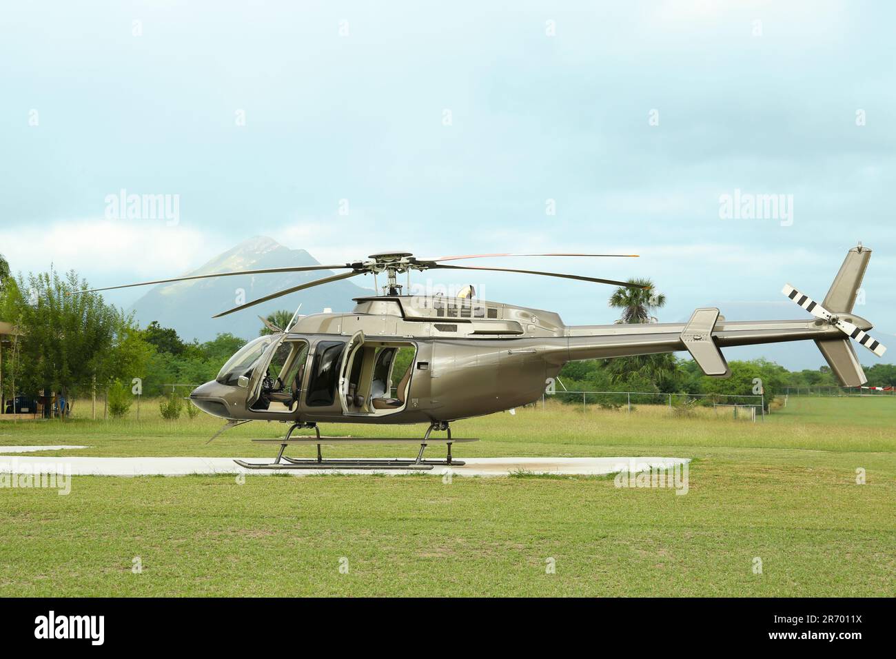 Modern helicopter hi-res stock photography and images - Alamy