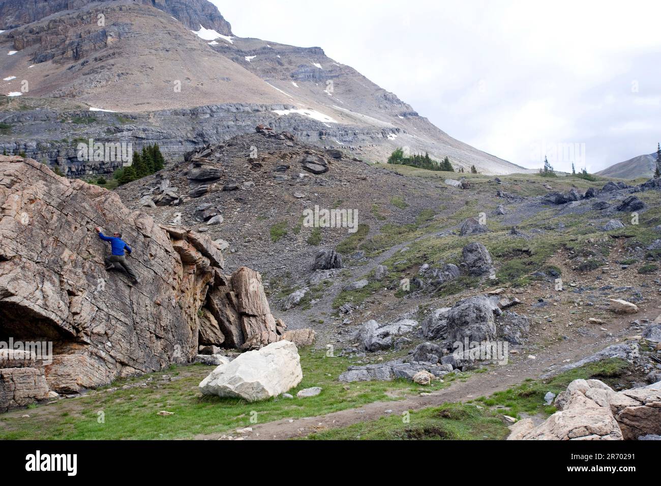 Banff travel image hi-res stock photography and images - Alamy