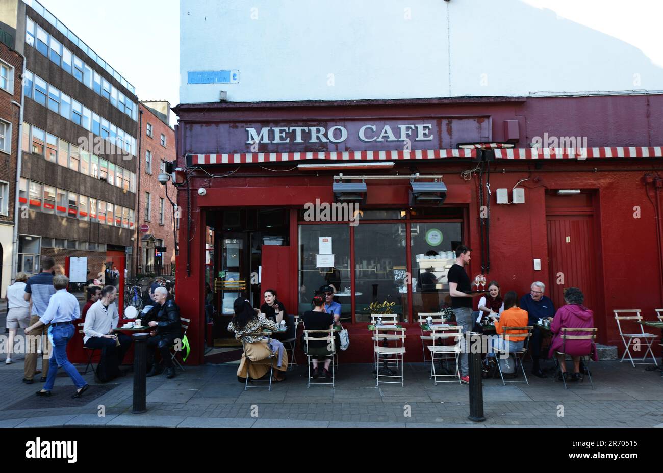 The vibrant Metro Cafe on William Street in Dublin, Ireland Stock Photo ...