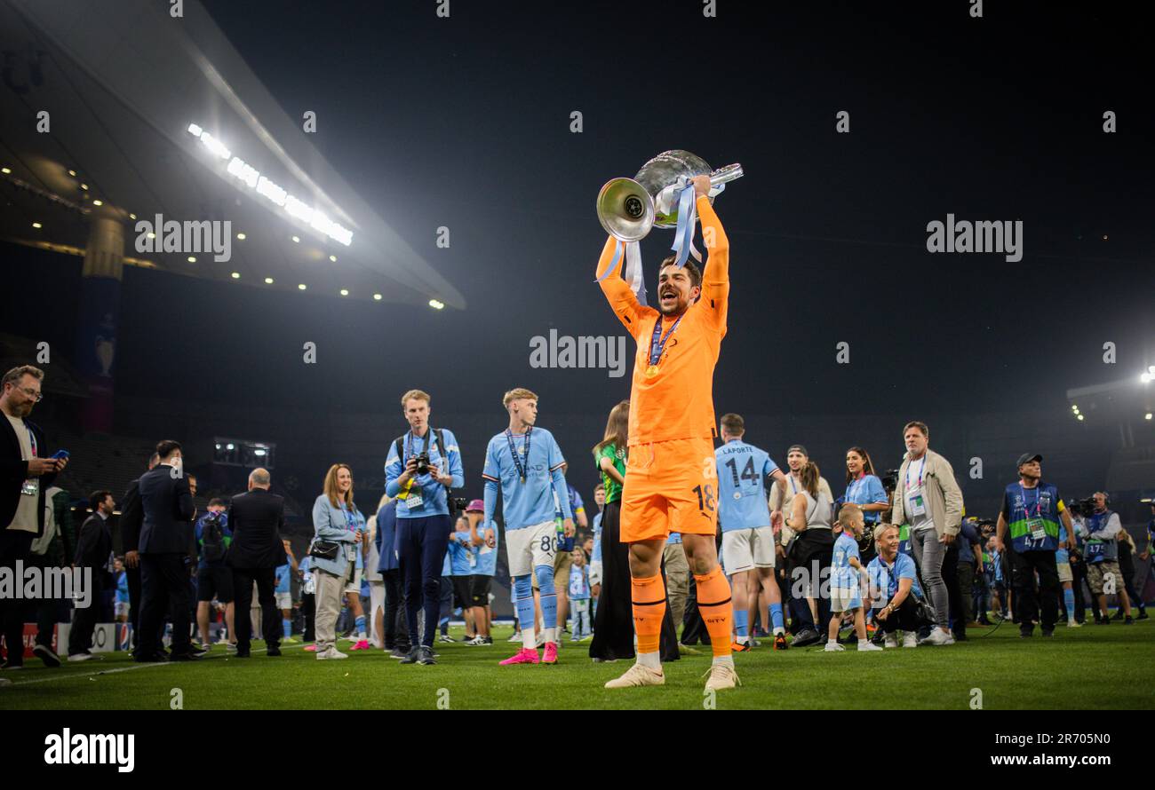 Istanbul, Turkey. 10th Jun 2023. Stefan Ortega (City) mit Pokal ...