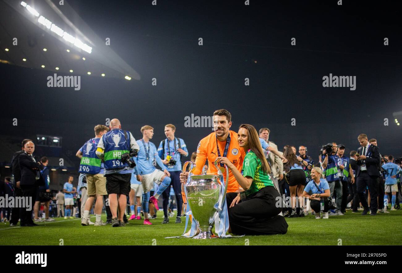 Istanbul, Turkey. 10th Jun 2023. Stefan Ortega (City) und Frau mit ...
