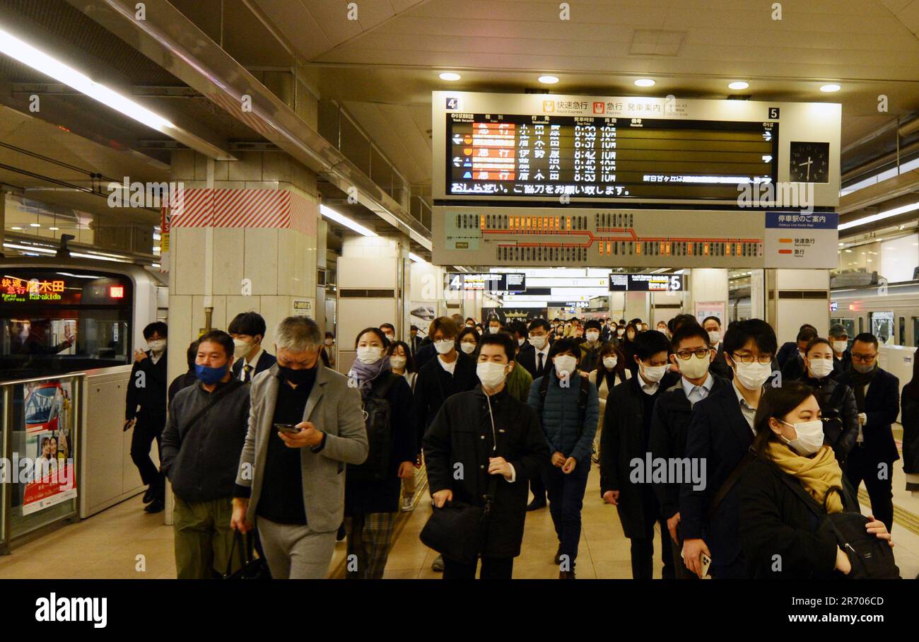 Morning rush at the Shinjuku station in Tokyo, Japan Stock Photo - Alamy