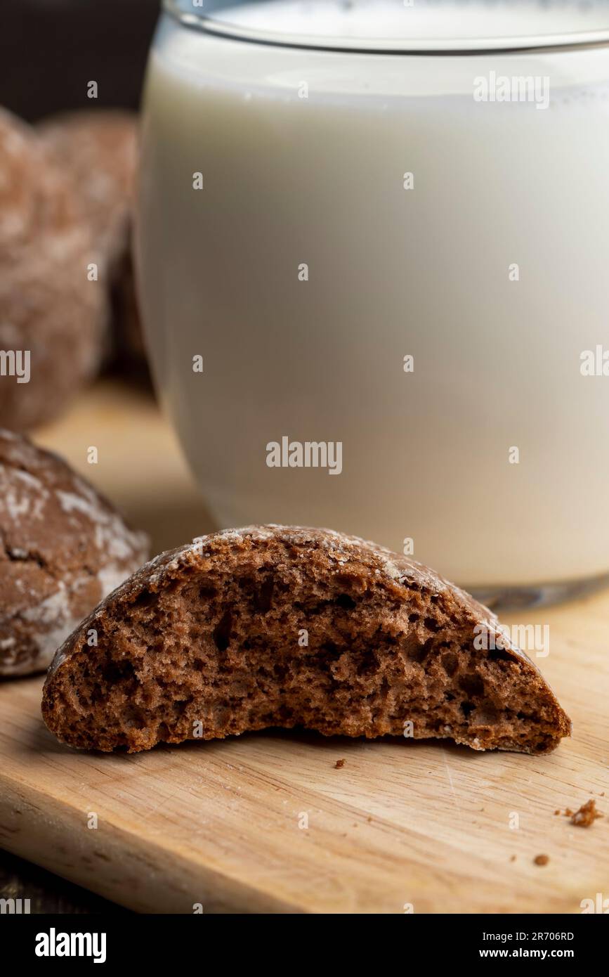 Fresh chocolate gingerbread and mill milk, fresh cow's milk poured into ...