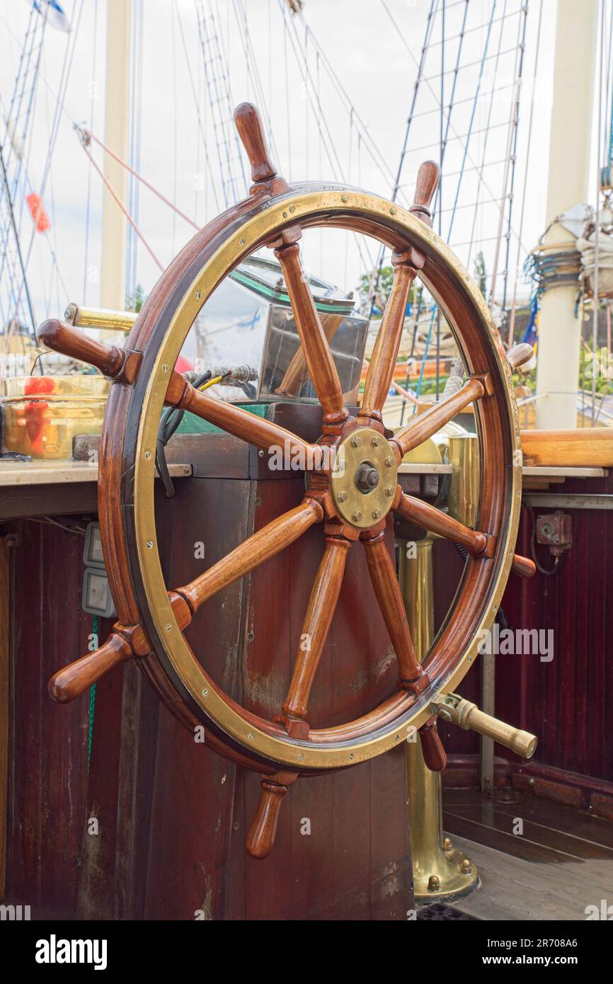 Sailing ship helm hi-res stock photography and images - Alamy