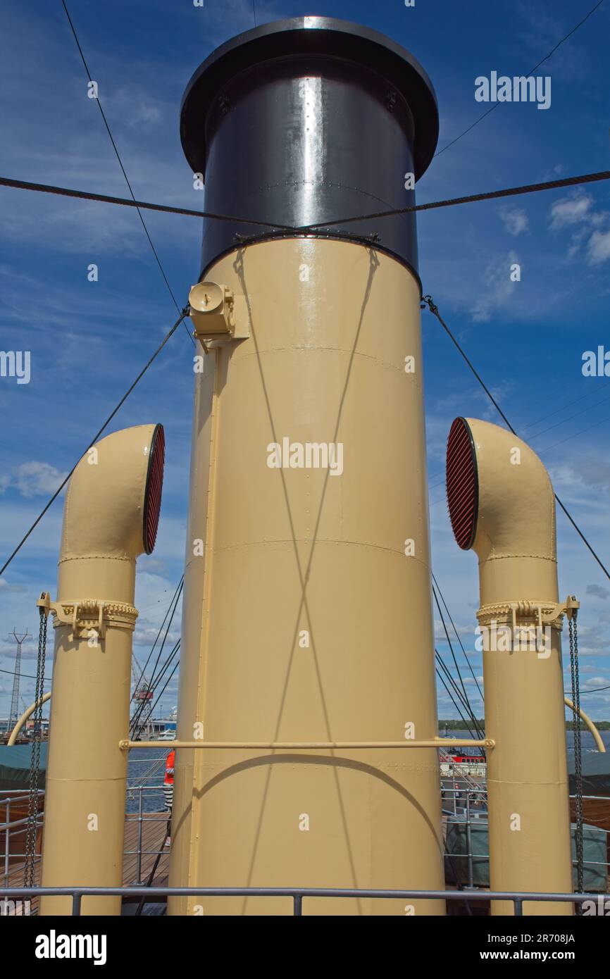 Steamer chimney hi-res stock photography and images - Alamy