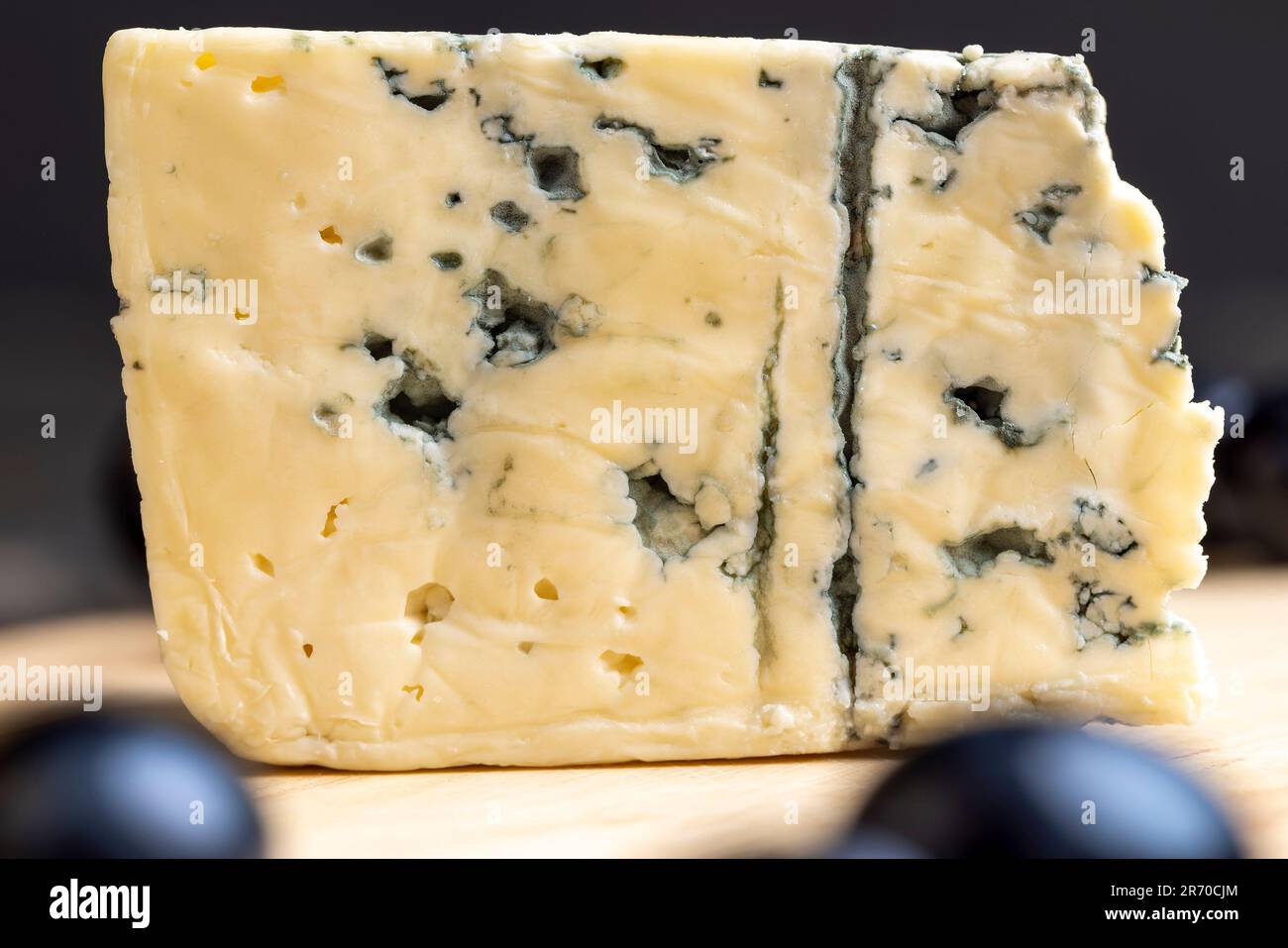 Cut piece cheese blue mold hi-res stock photography and images - Alamy