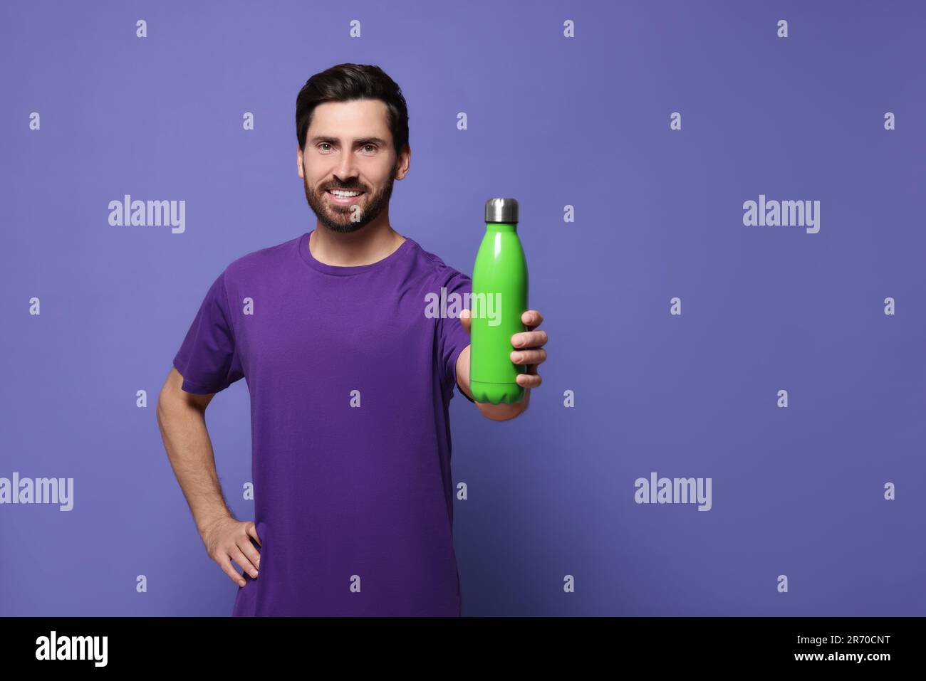 Man green thermo bottle hi-res stock photography and images - Alamy