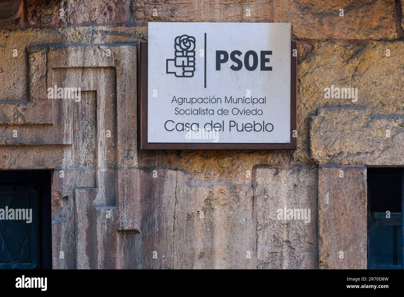 Plaque logo hi-res stock photography and images - Alamy