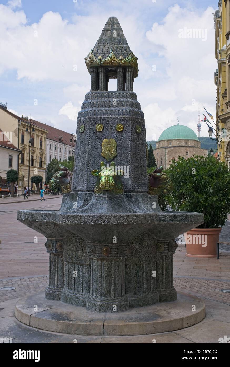 Pecs city hall hi-res stock photography and images - Alamy