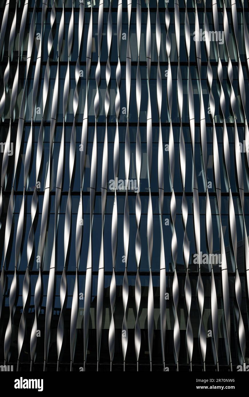 London, UK: The Monument Building located next to the monument memorial ...
