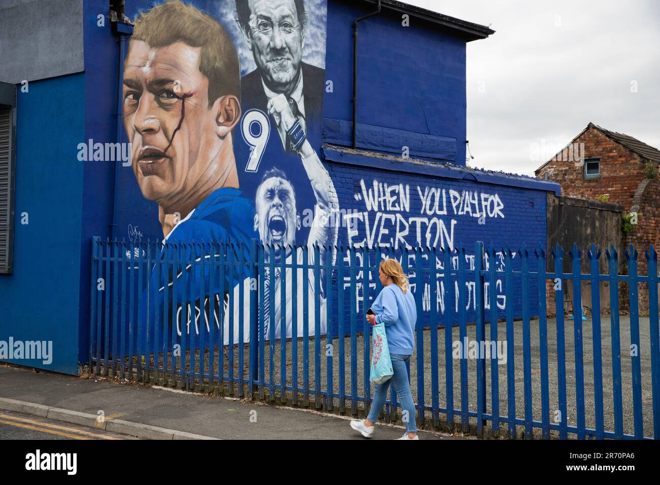 Street mural depicting Everton striker Duncan Ferguson & manager Howard ...