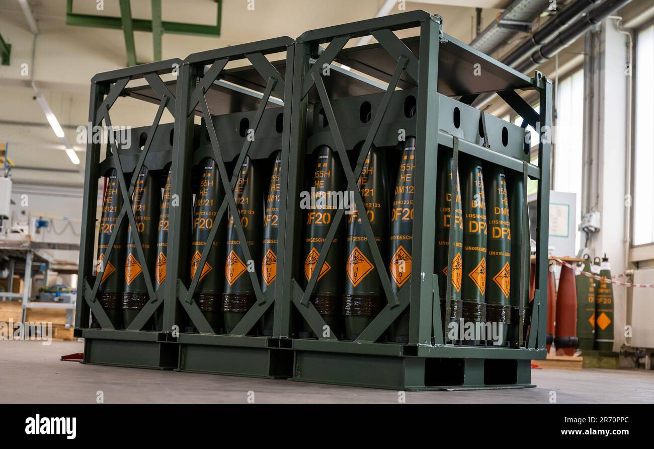 06 June 2023, Lower Saxony, Unterlüß: 155-millimeter artillery ammunition stands in a production ...