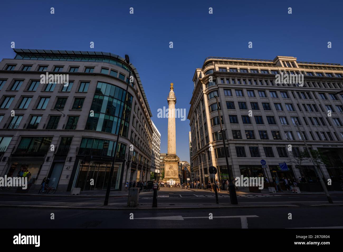 London, UK: Monument to the Great Fire of London, usually called simply ...