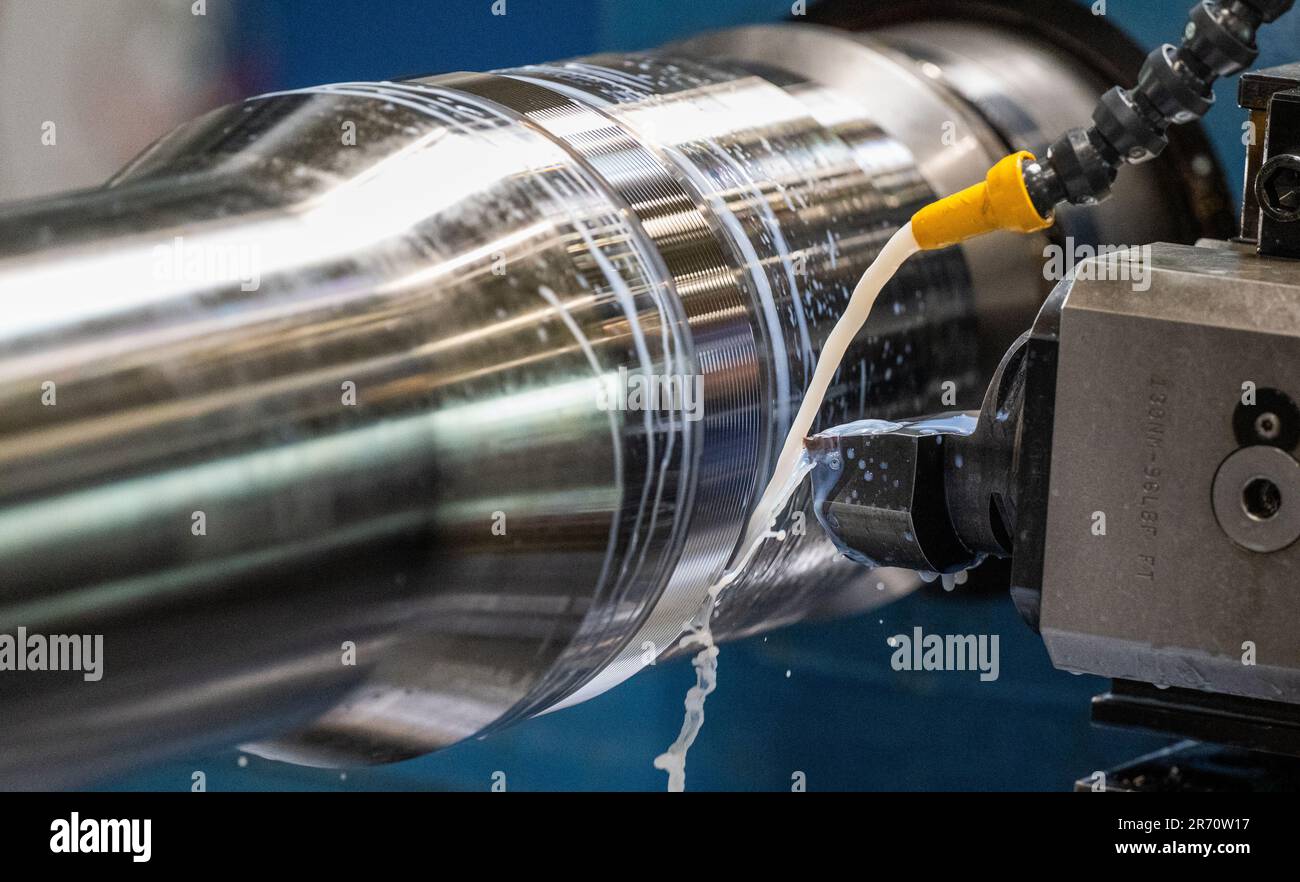 06 June 2023, Lower Saxony, Unterlüß: A 120-millimeter gun for the ...