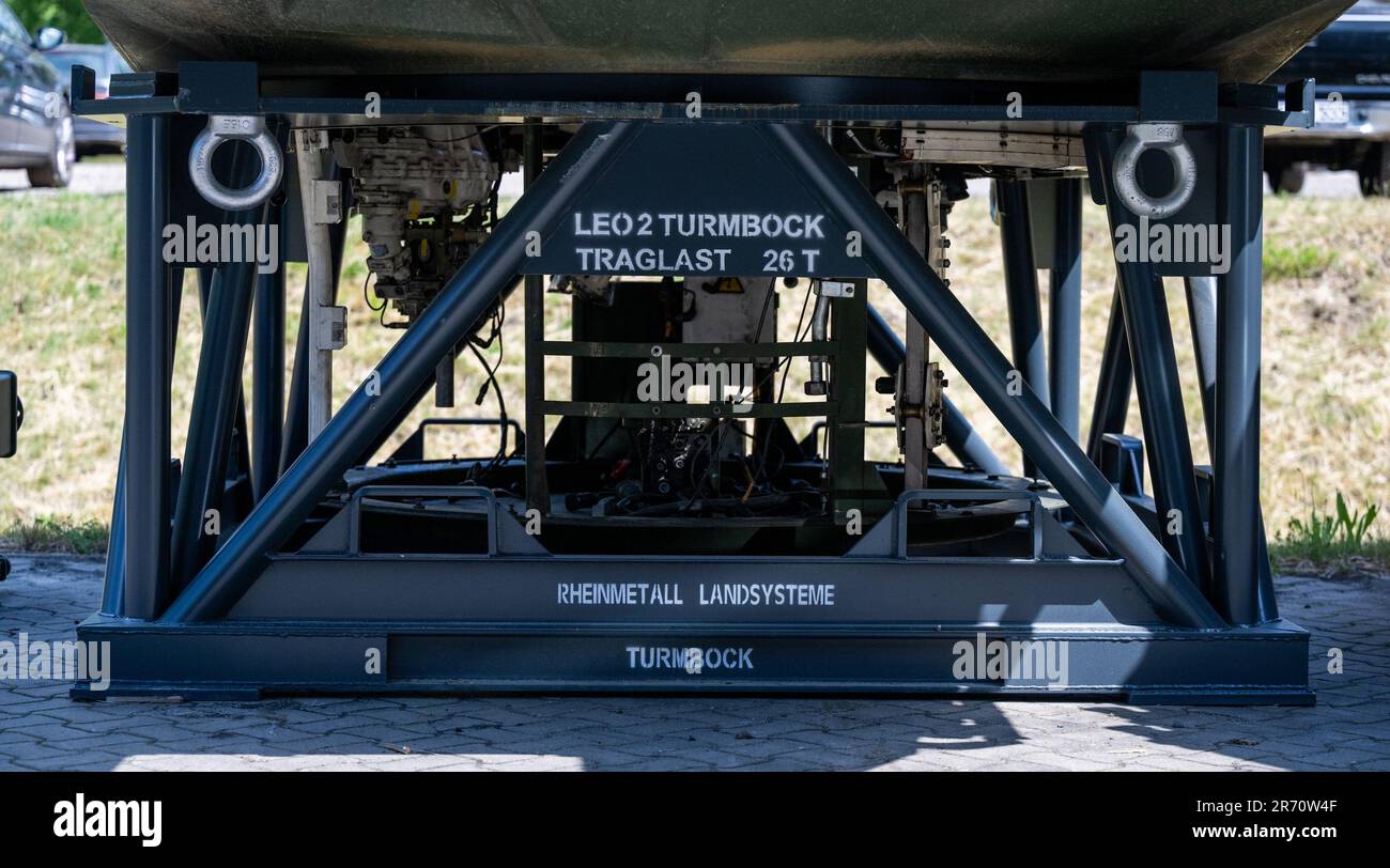 Leo2 hi-res stock photography and images - Alamy