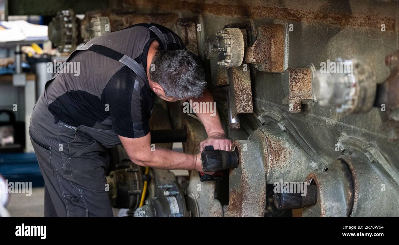 06 June 2023, Lower Saxony, Unterlüß: Rheinmetall employees prepare a ...