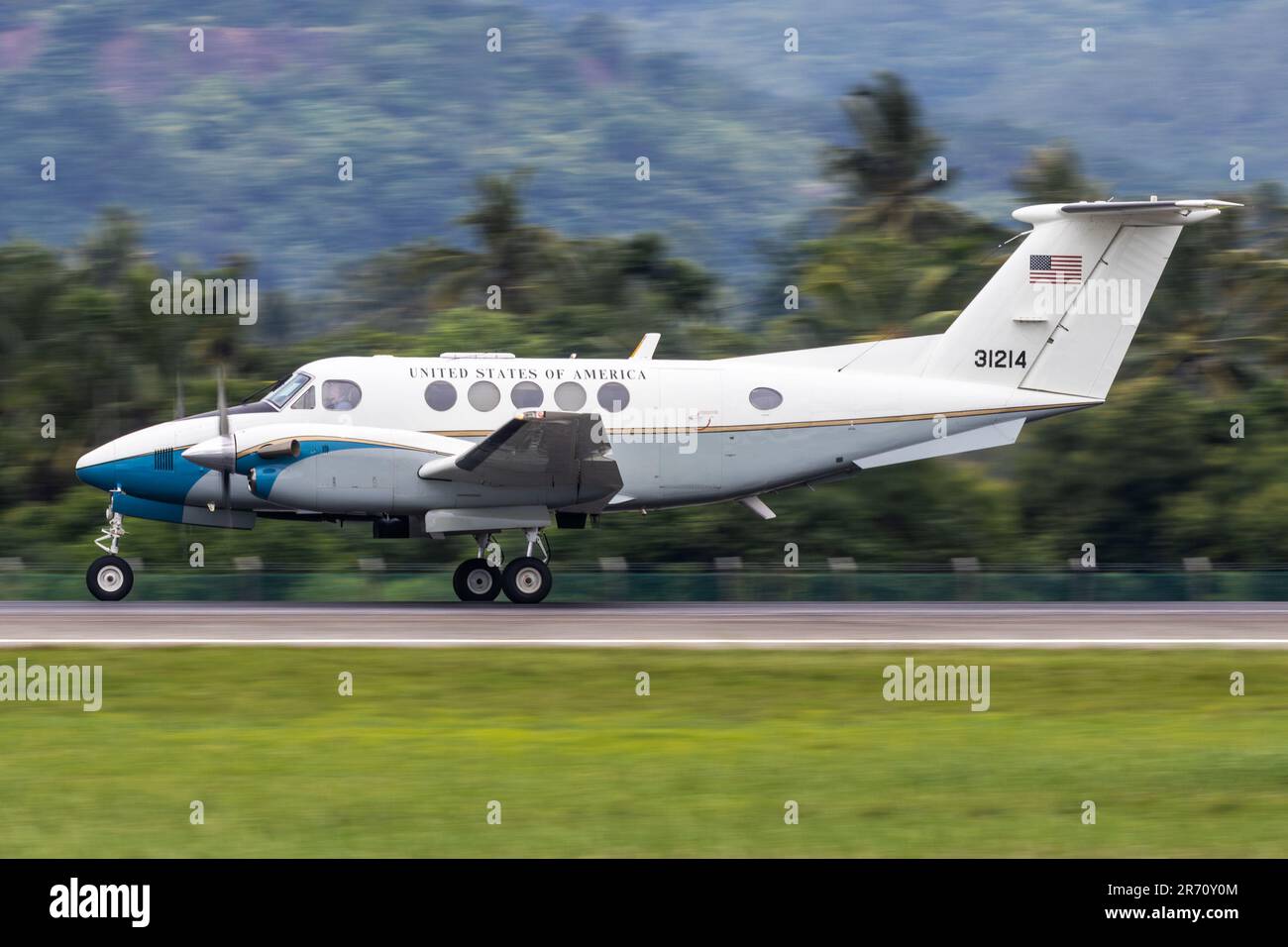 Huron aircraft hi-res stock photography and images - Alamy