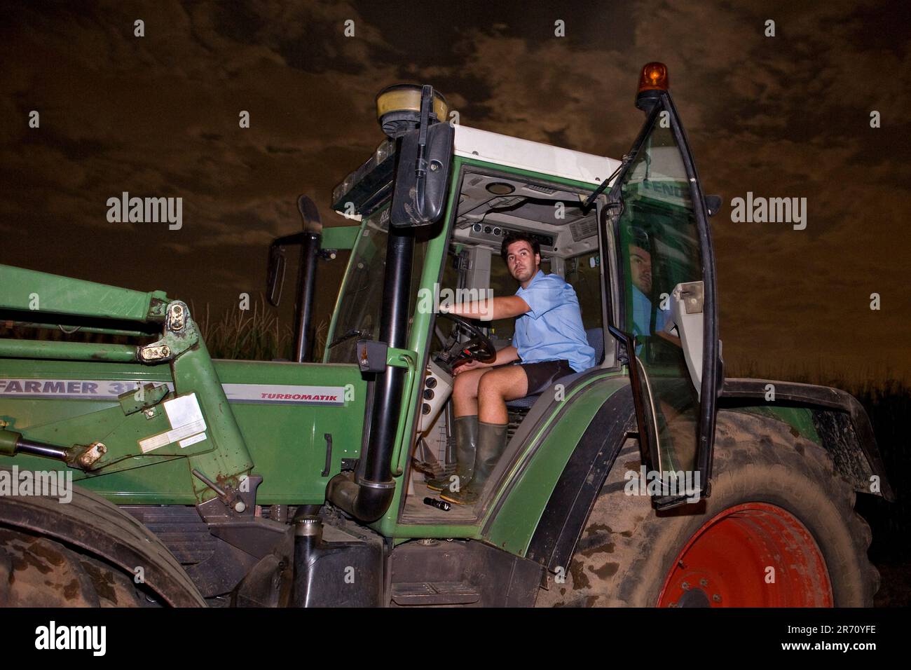 Tractors at night hi-res stock photography and images - Alamy