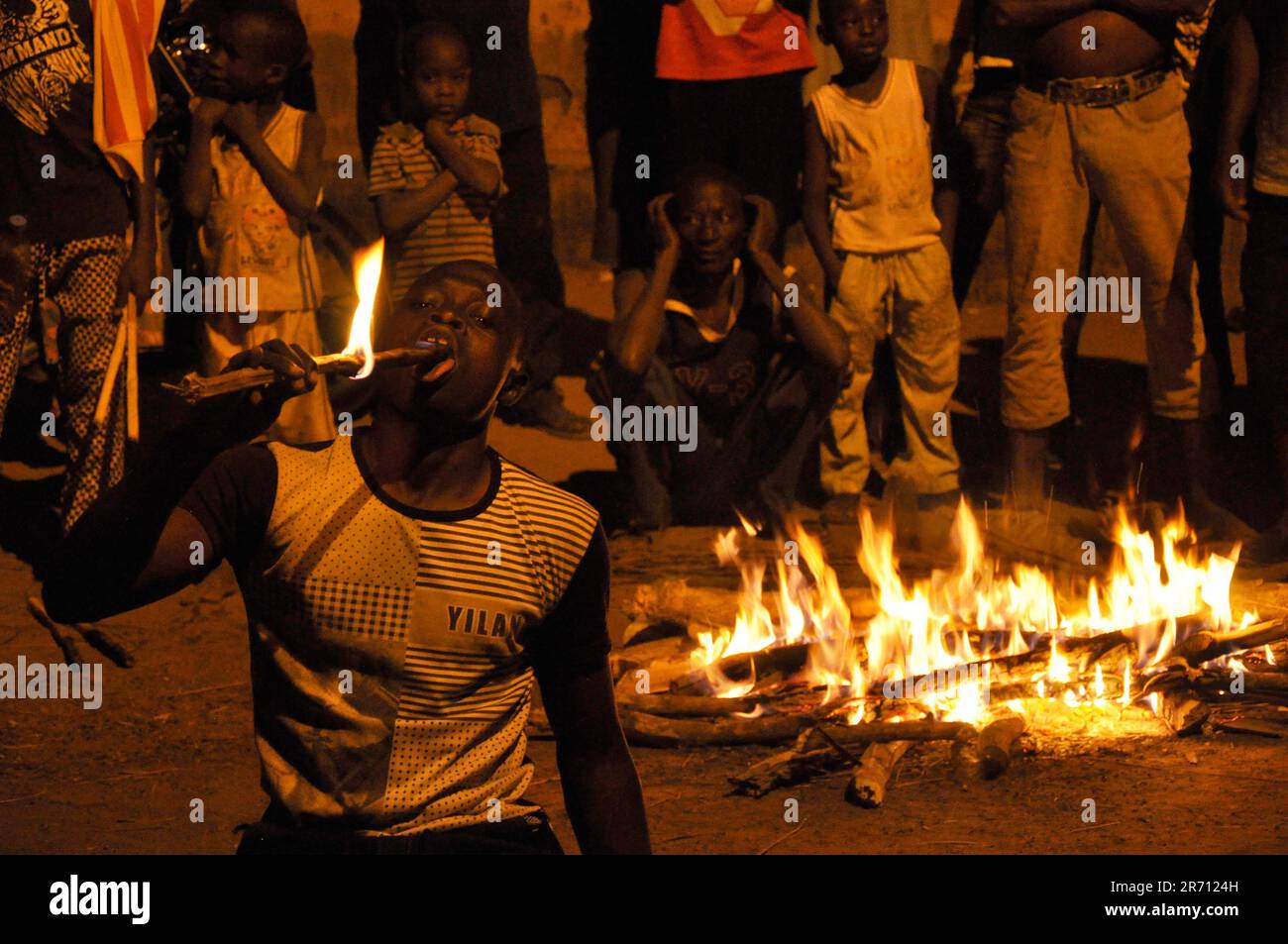 West african traditions dance hi-res stock photography and images - Alamy