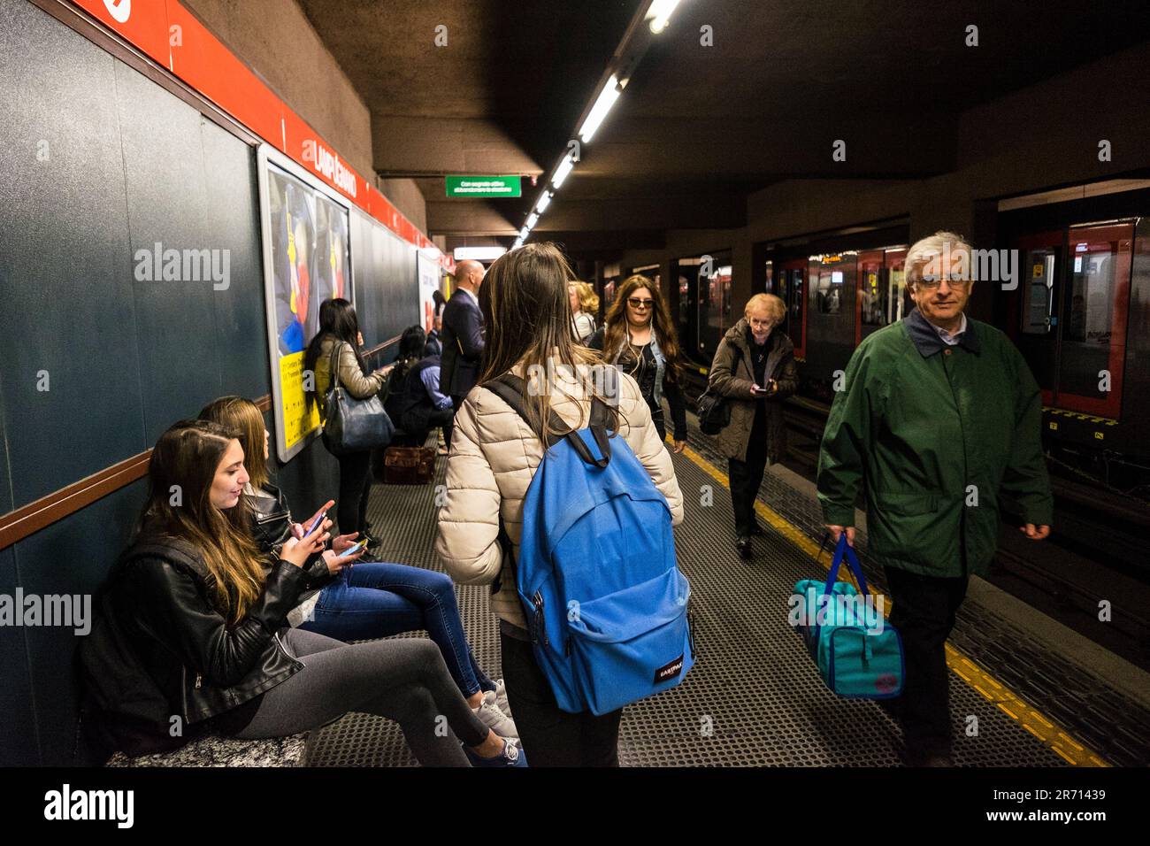 Milan transport public hi-res stock photography and images - Alamy