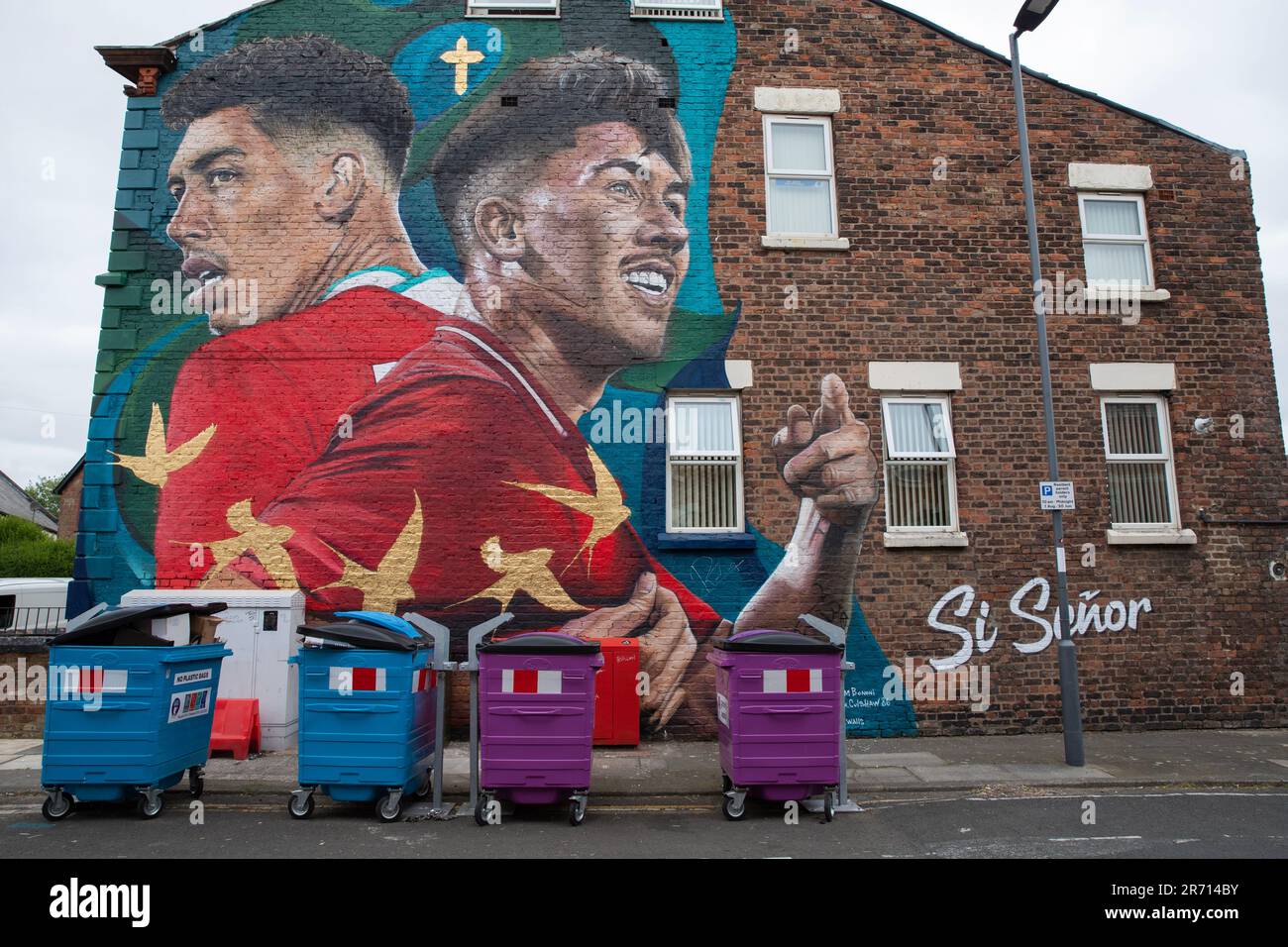 A mural of Liverpool FC striker Roberto 'Bobby' Firmino, by MurWalls ...
