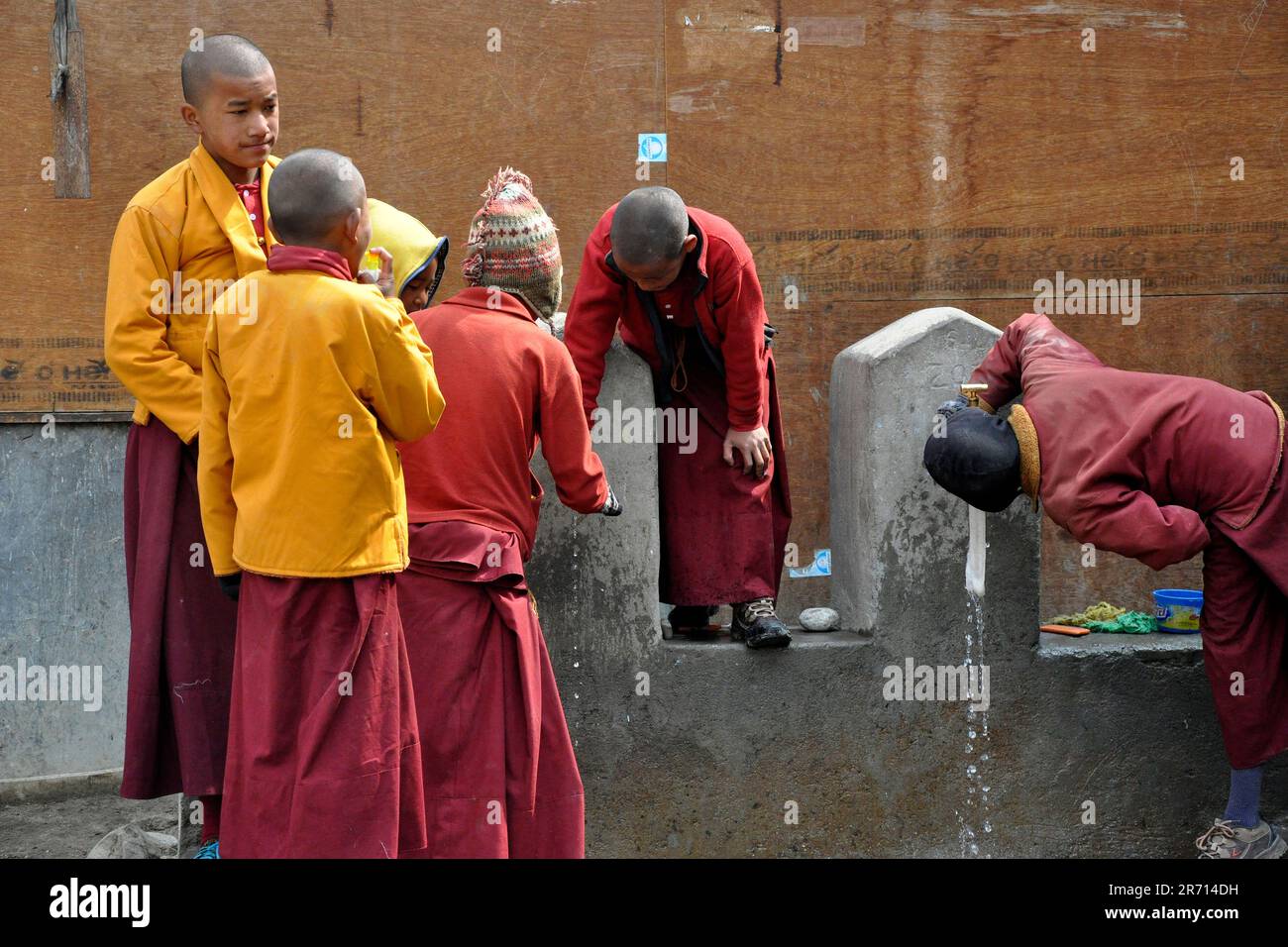 Monks and religion hi-res stock photography and images - Alamy