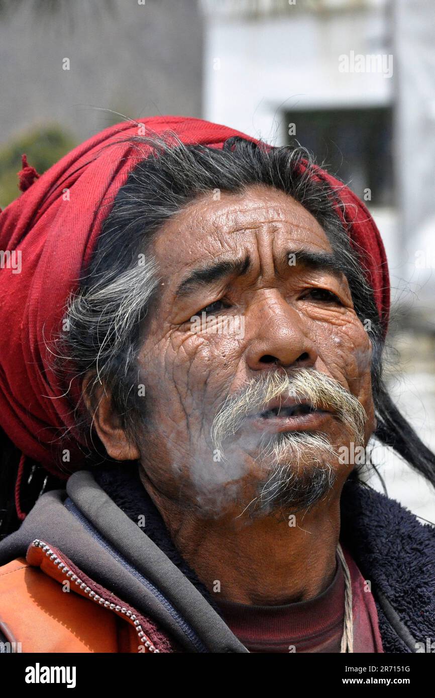 Nepal marijuana smoking hi-res stock photography and images - Alamy