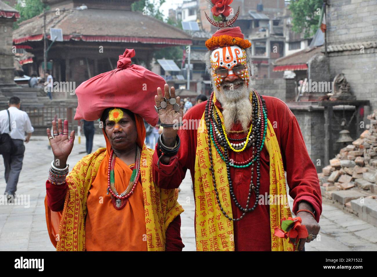Women religion nepal men hi-res stock photography and images - Alamy