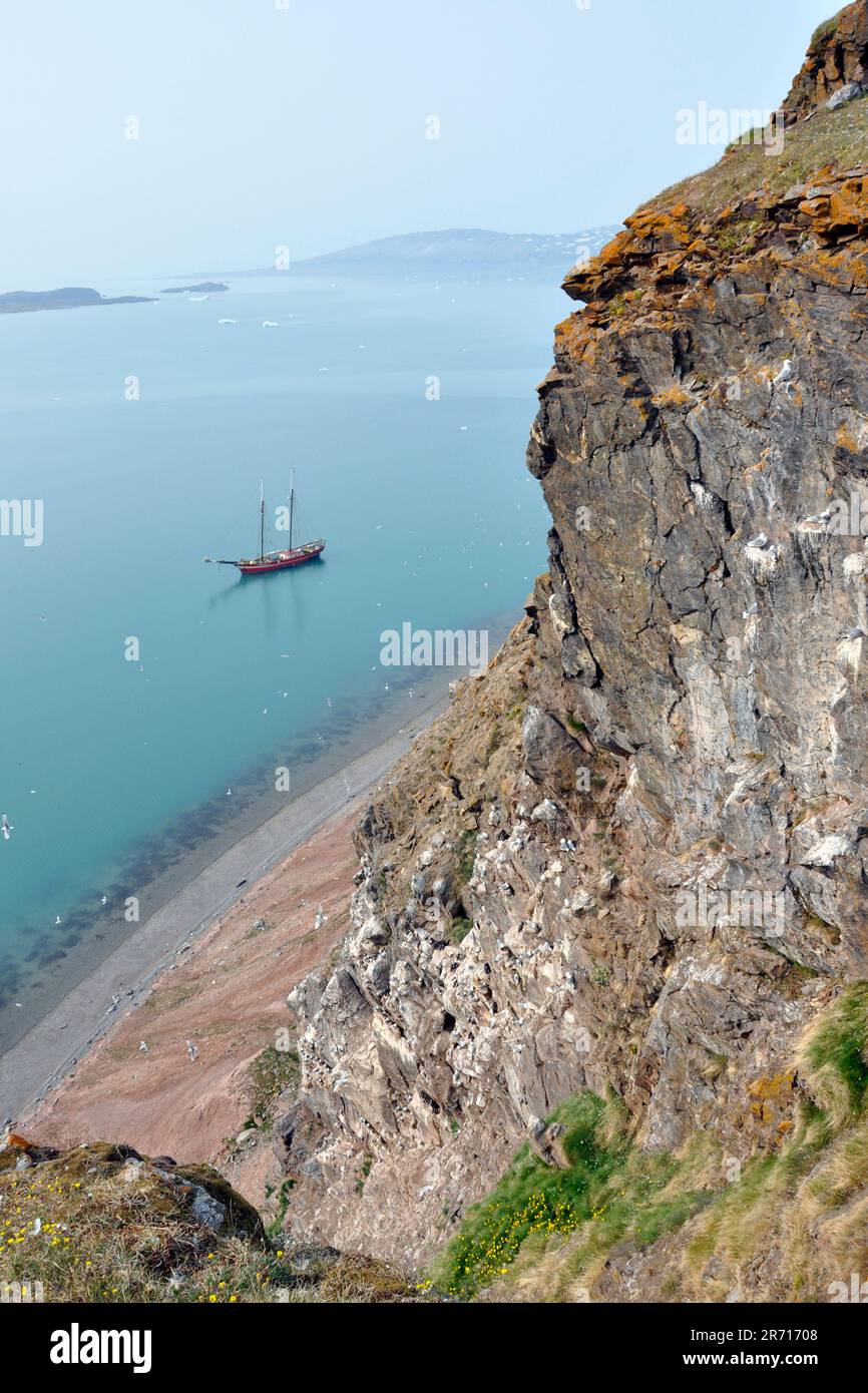 Spitsbergen. isole svalbard. Norway sailing ship Stock Photo - Alamy