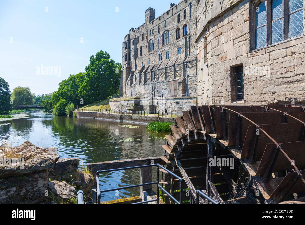 Picturesque landscaped views of Warwick Castle grounds in Warwickshire ...