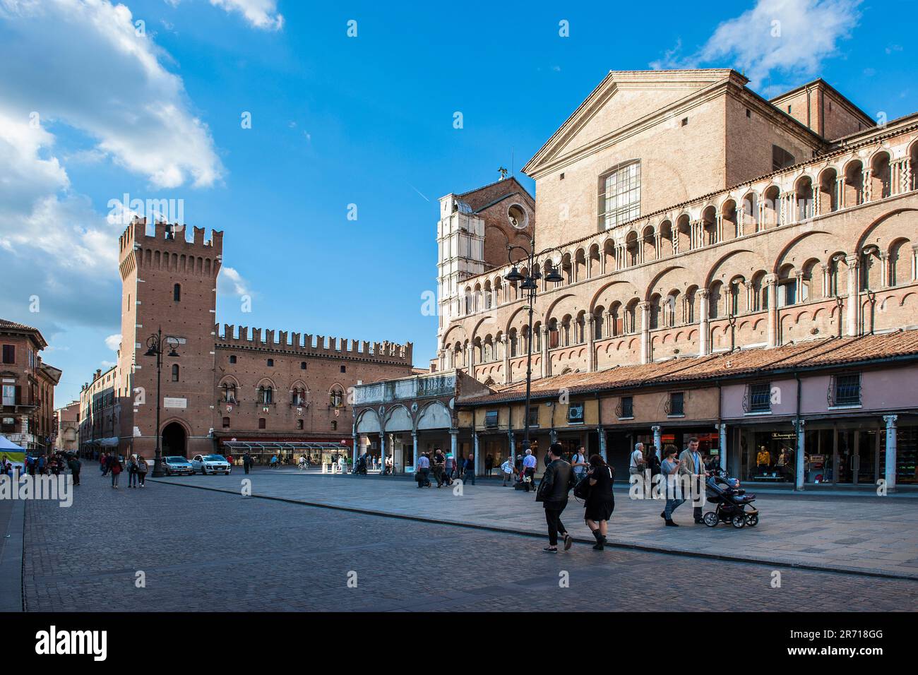 Horizontal town hi-res stock photography and images - Alamy