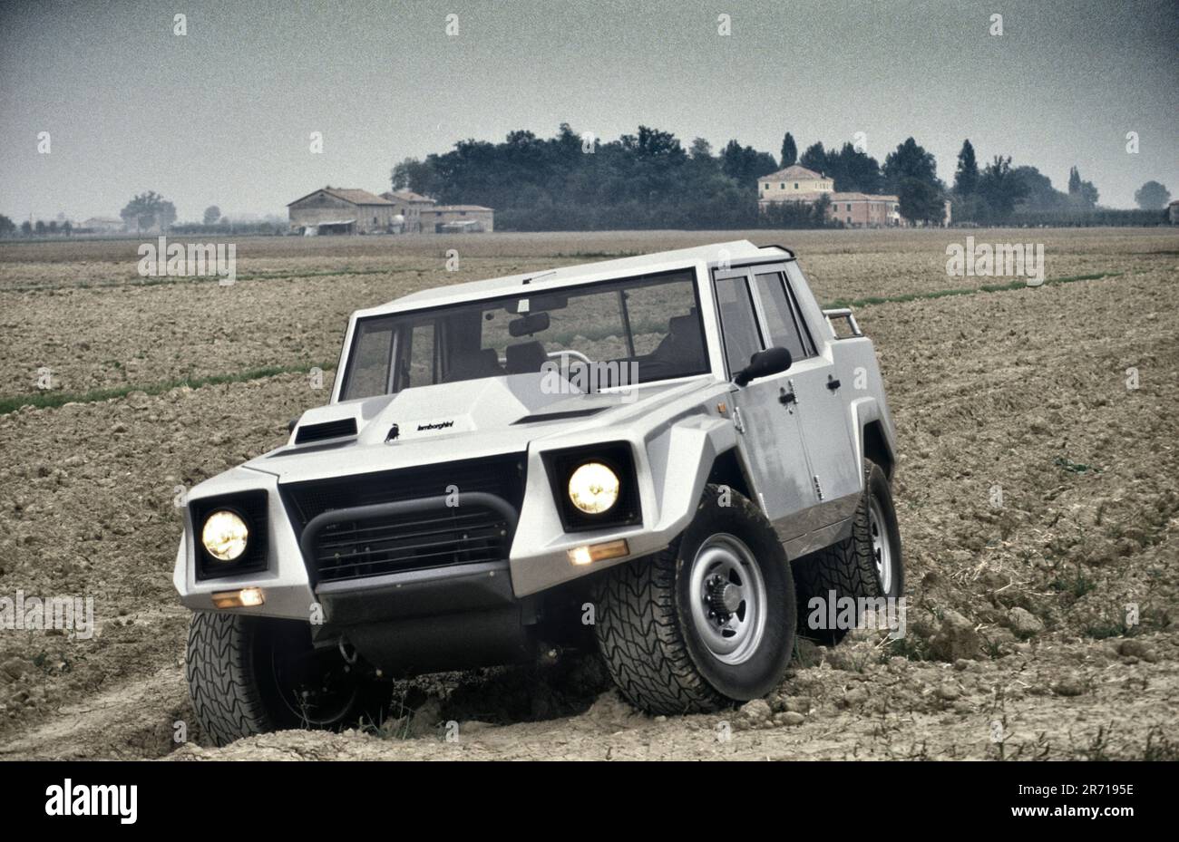 LM002 Lamborghini 1988 Stock Photo - Alamy