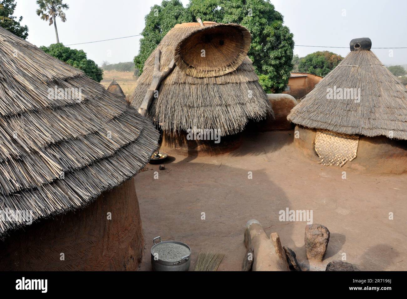 Benin village hi-res stock photography and images - Alamy