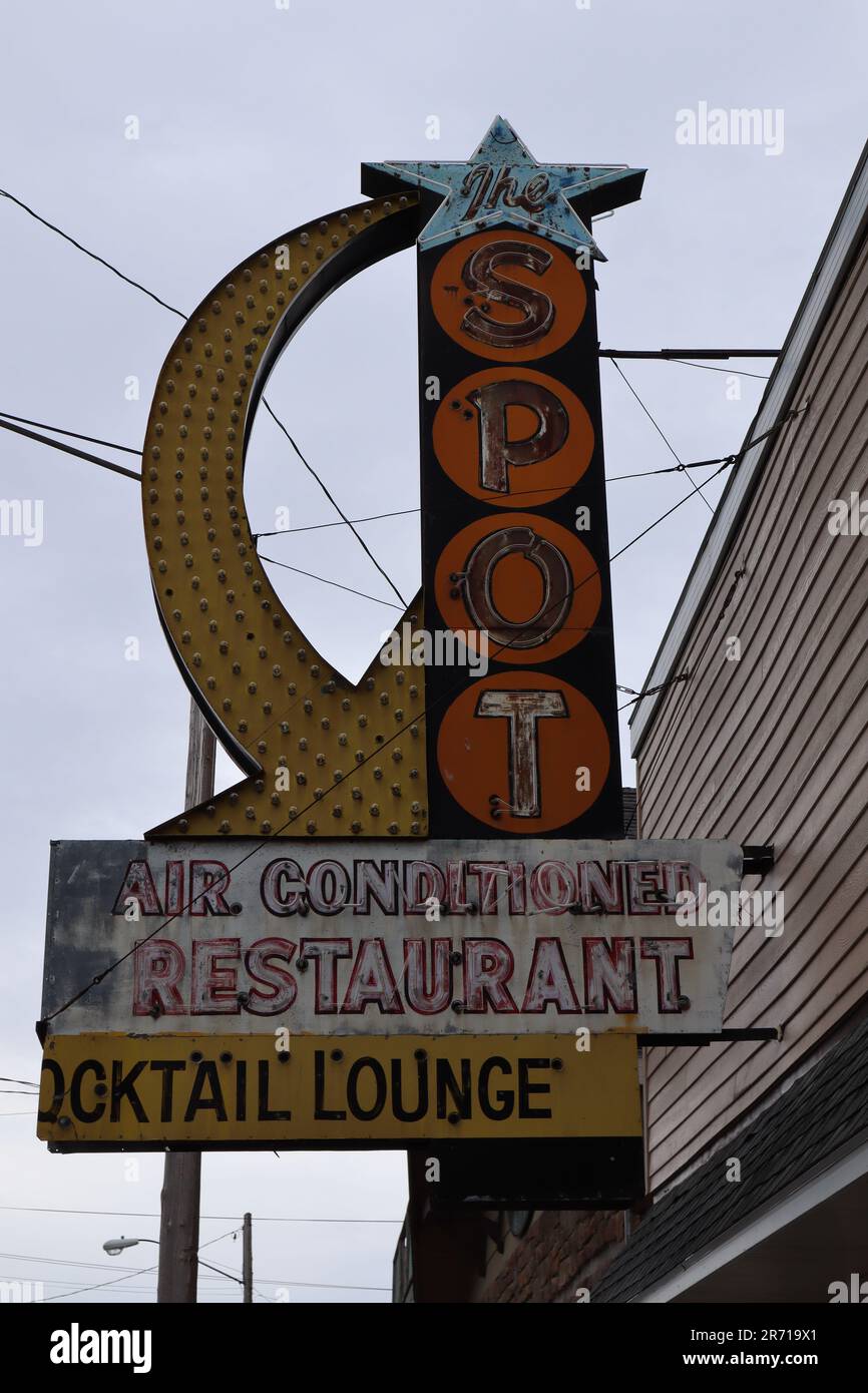 Americana = Vintage Neon Sign Stock Photo - Alamy