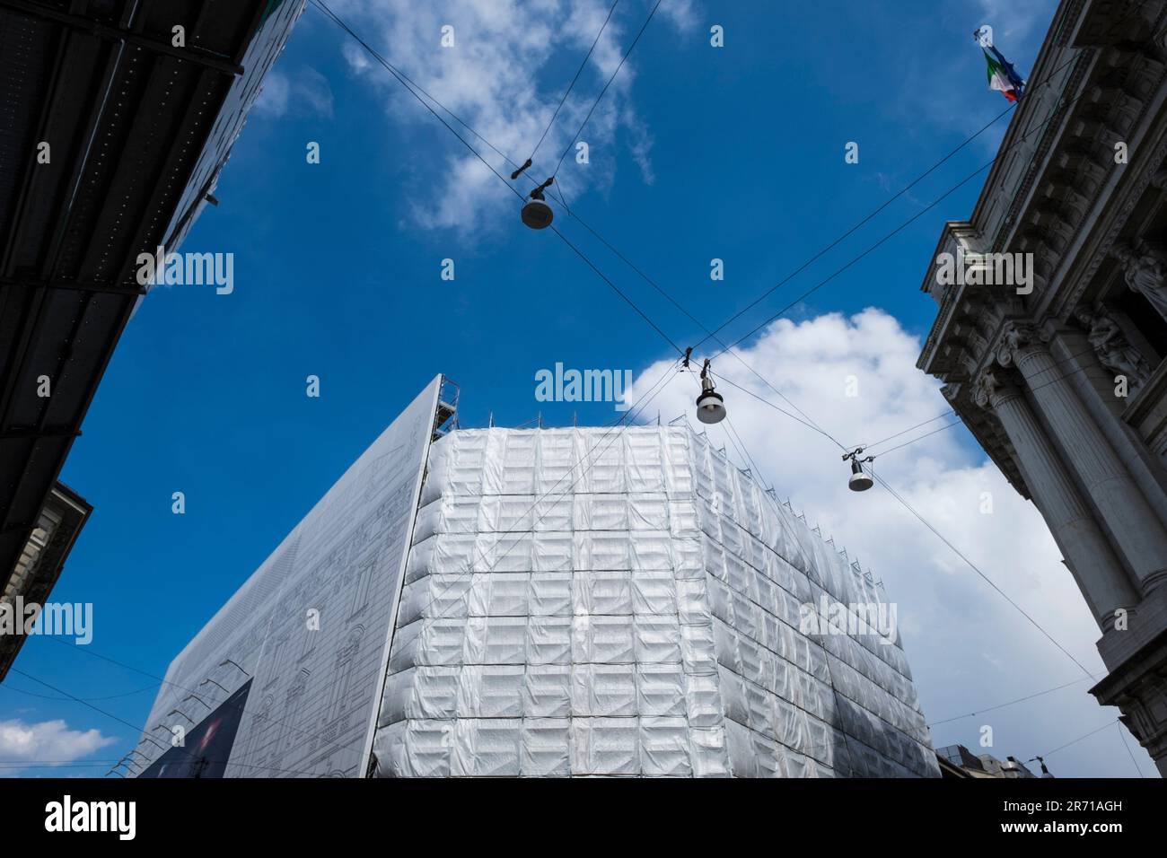 Palaces of milan hi-res stock photography and images - Alamy