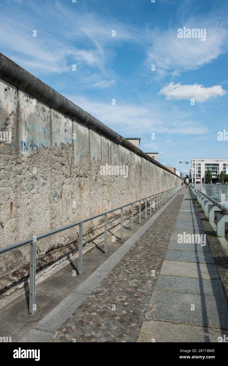 Geography travel germany berlin wall hi-res stock photography and ...
