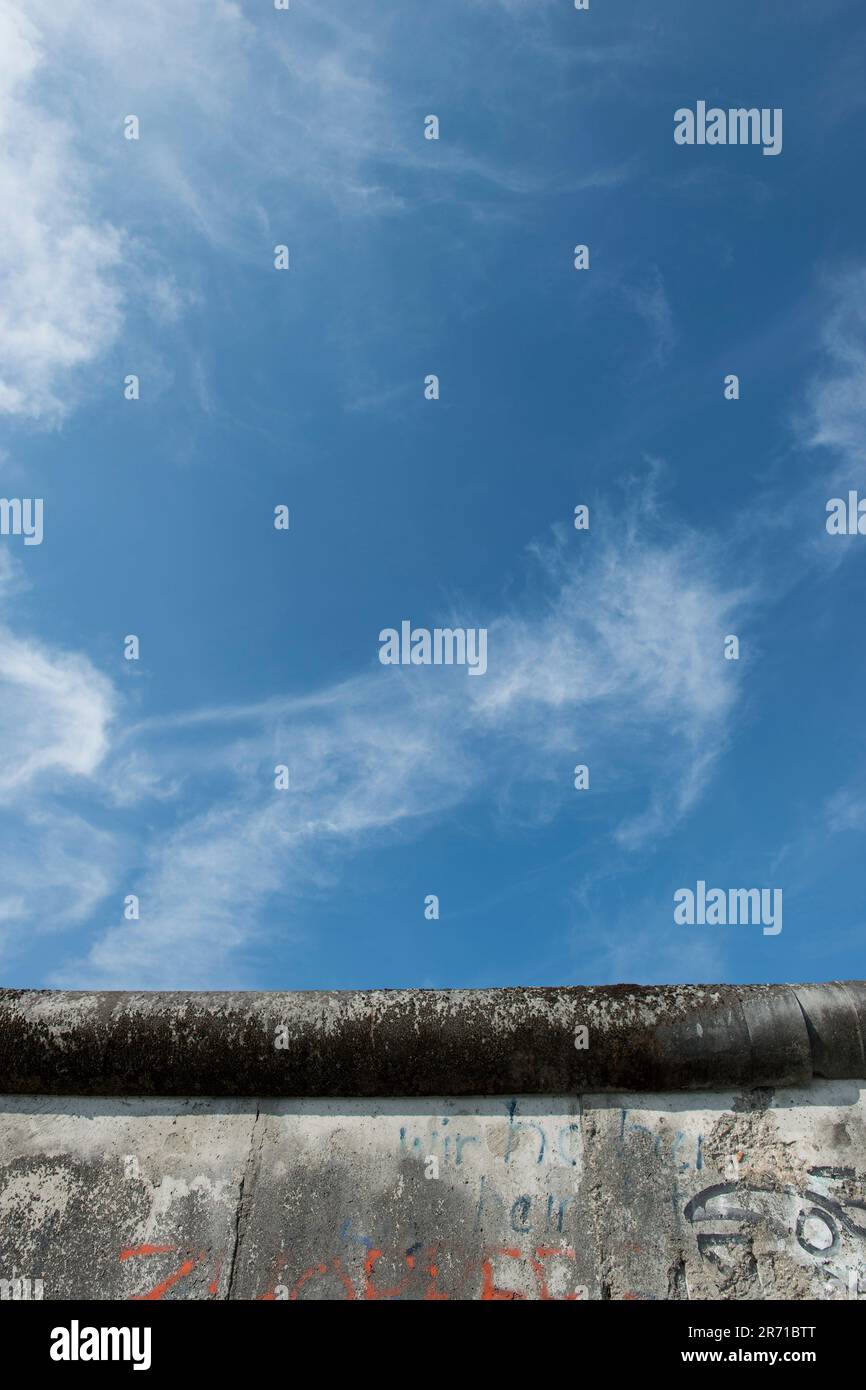 Berlin vertical hi-res stock photography and images - Alamy