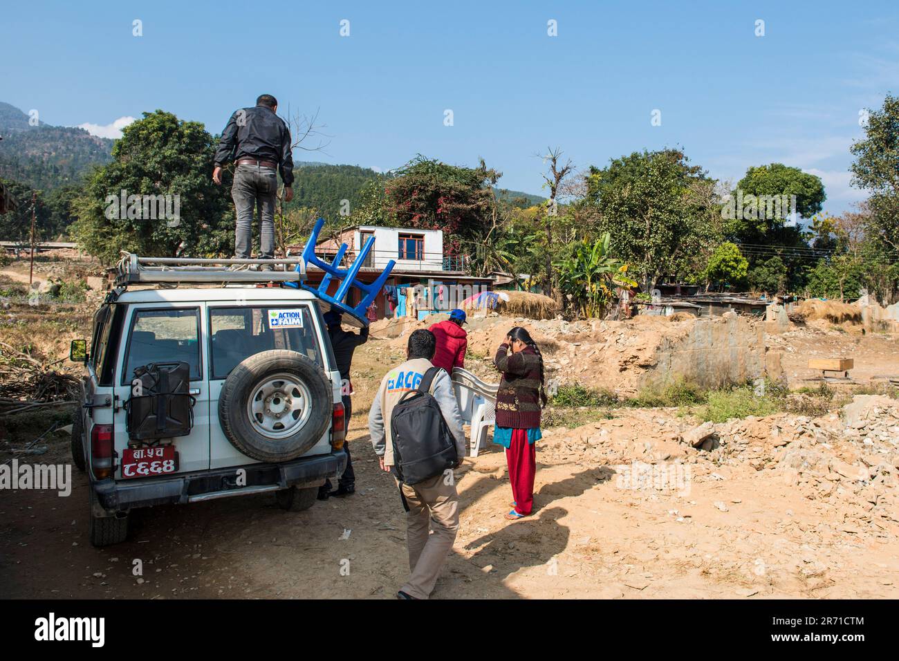 Earthquake nepal aid hi-res stock photography and images - Alamy