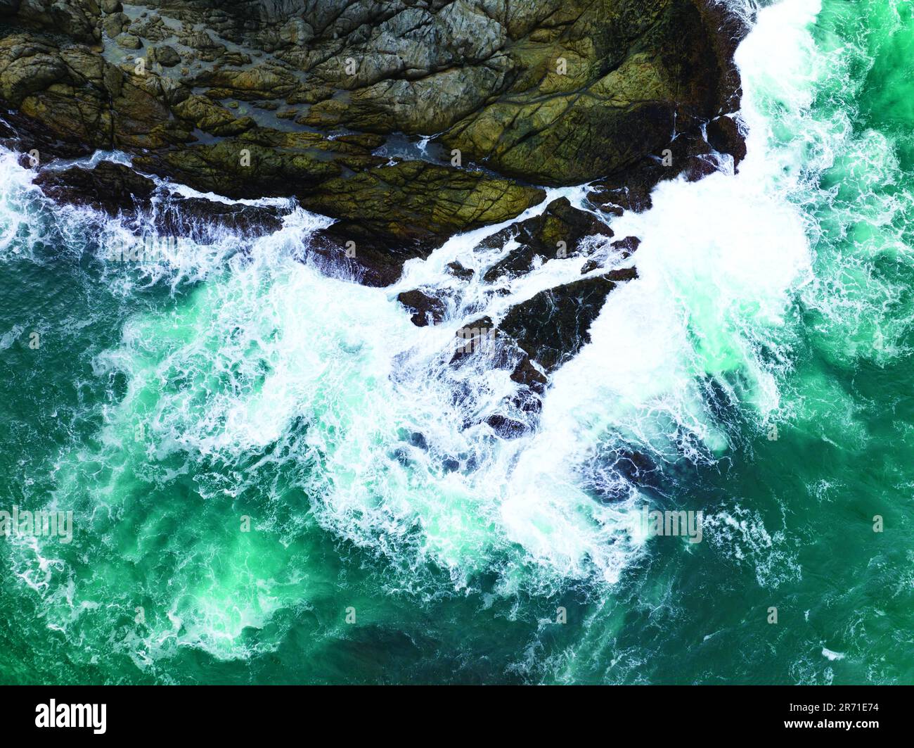 Seashore aerial view,Bird eye view photo of crashing waves on rocks ...