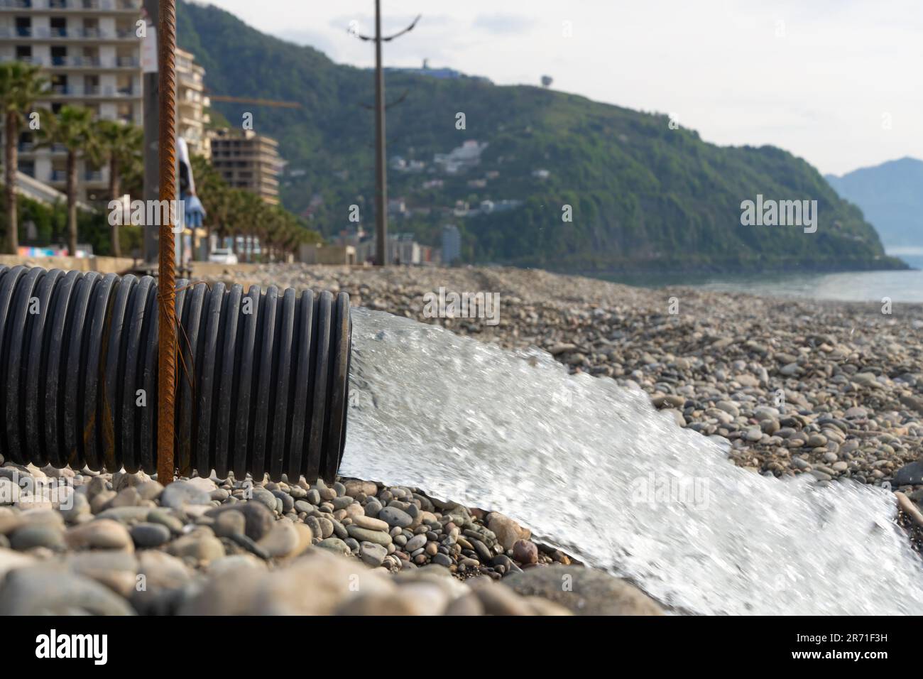 Pipe line mountains hi-res stock photography and images - Alamy