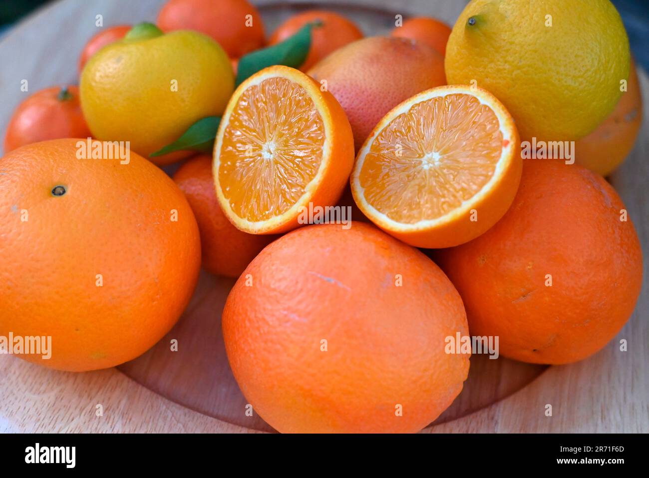 Mixed citrus fruits Stock Photo - Alamy