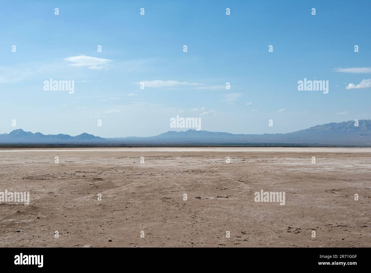 Qom lake hi-res stock photography and images - Alamy