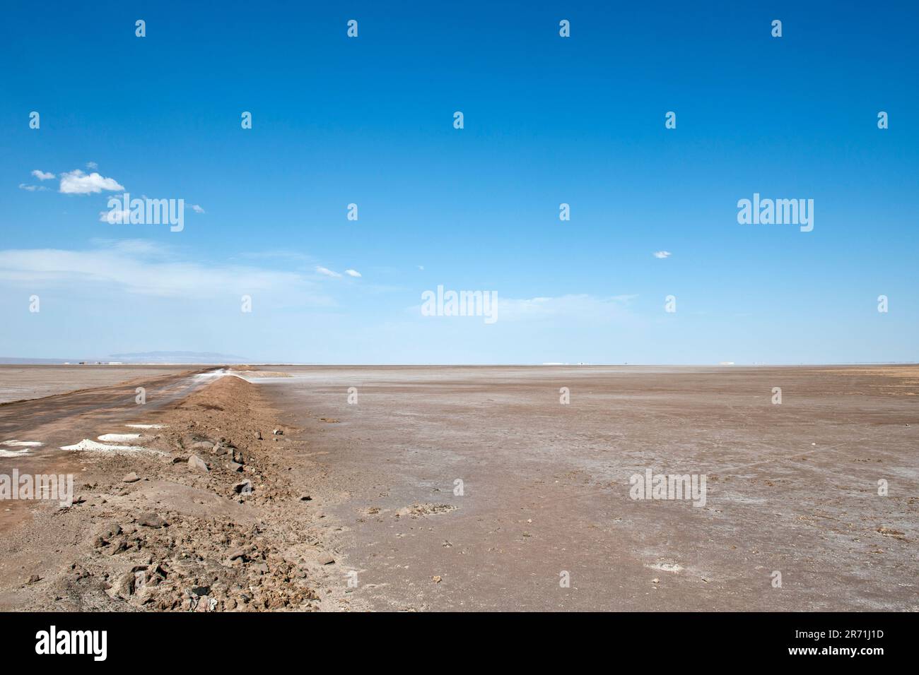 Qom lake hi-res stock photography and images - Alamy
